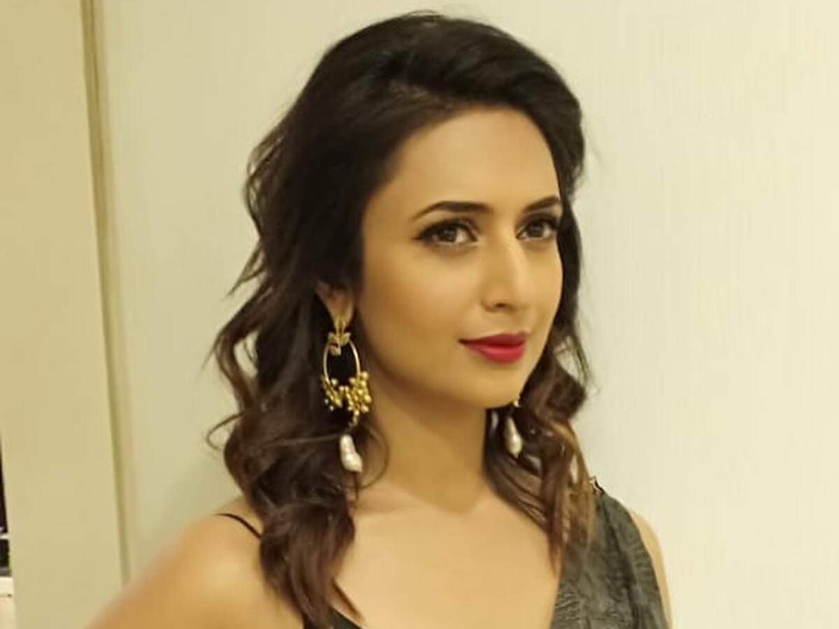 Divyanka Tripathi Dahiya bids adieu to 'The Voice' on an emotional note ...