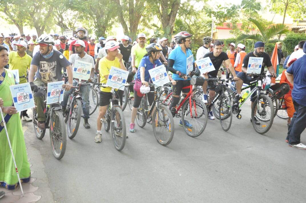 Yeshwant Club: Cycling to spread the message of voting | Events Movie ...