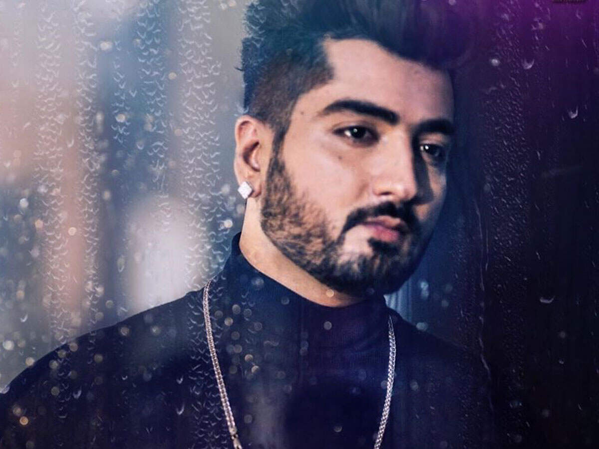 Jaani Ve Jaani: Lyricist Jaani releases the poster of his debut track ...