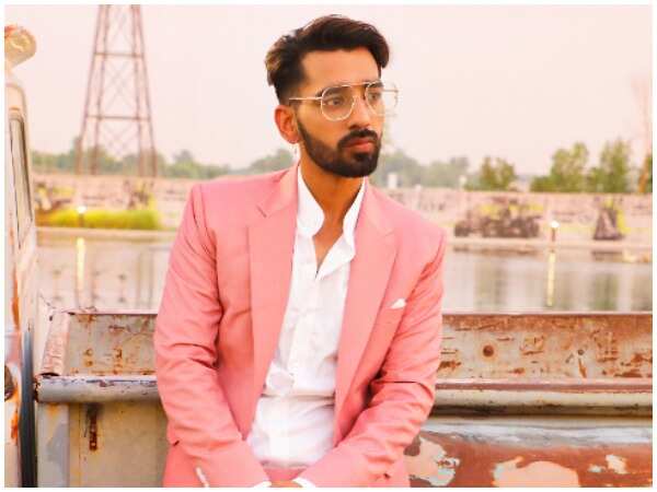 Singer Maninder Buttar: Sakhiyaan is my claim to fame | Punjabi Movie ...