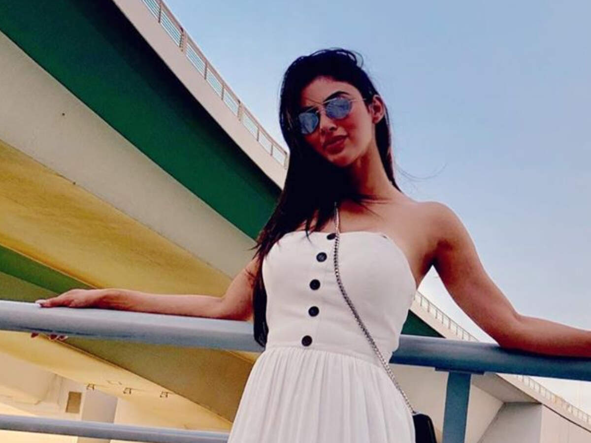 Mouni Roy's sexy white dress needs to be in your travel wardrobe ...