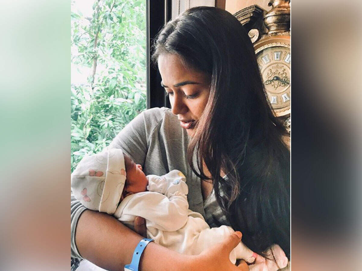 Sameera Reddy shares the first pic of her baby girl; says she gave me ...