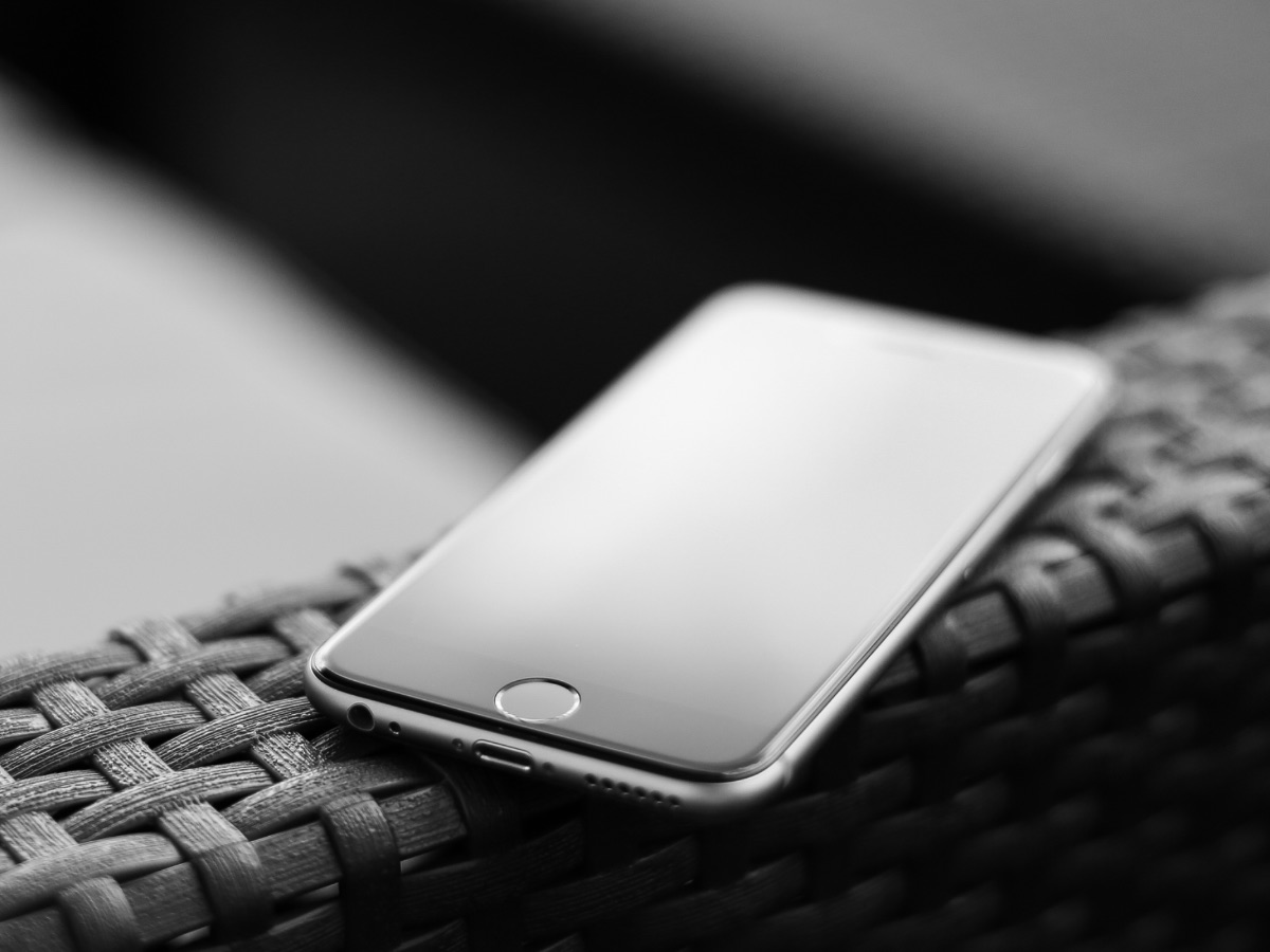 Apple iPhone users beware, all your IDs and passwords are at risk of ... Apple iPhone users beware, all your IDs and passwords are at risk of ...