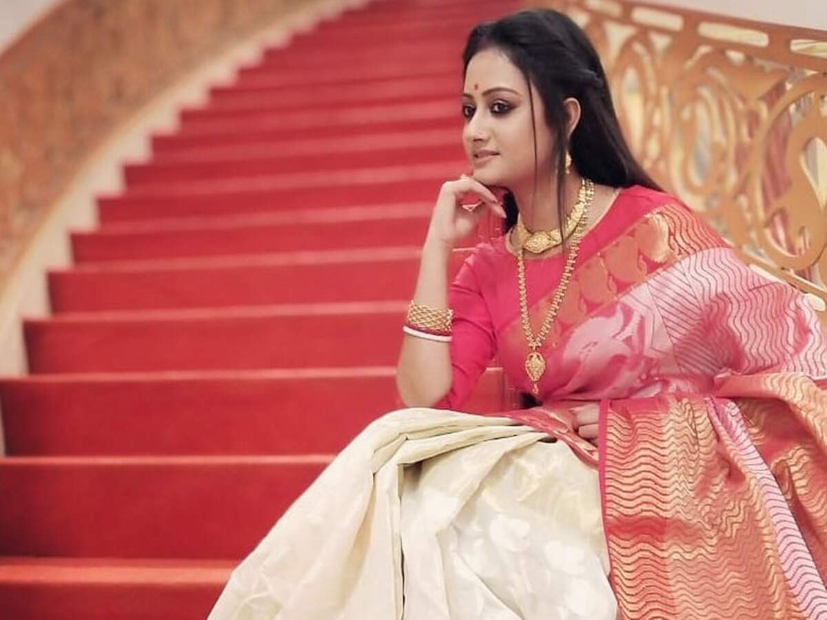 Actress Tonni Laha Roy turns a year older - Times of India
