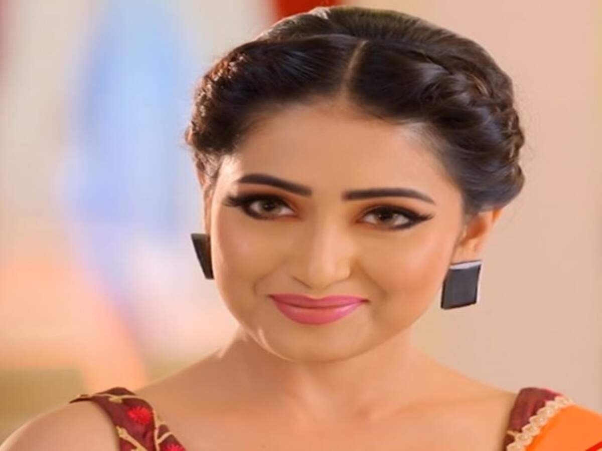 Actress Sudipta Banerjee plays a double-headed ‘Daayan’ in Nojor ...