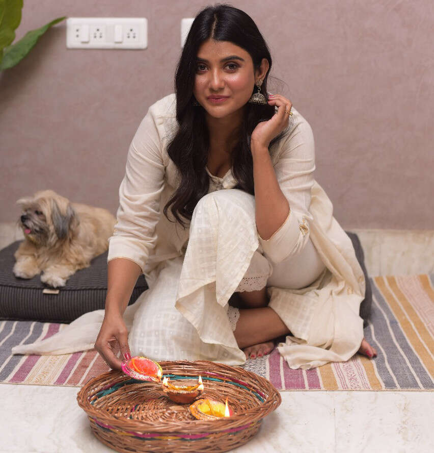 Parno Mittra makes plans for an eco-friendly Diwali | Bengali Movie ...