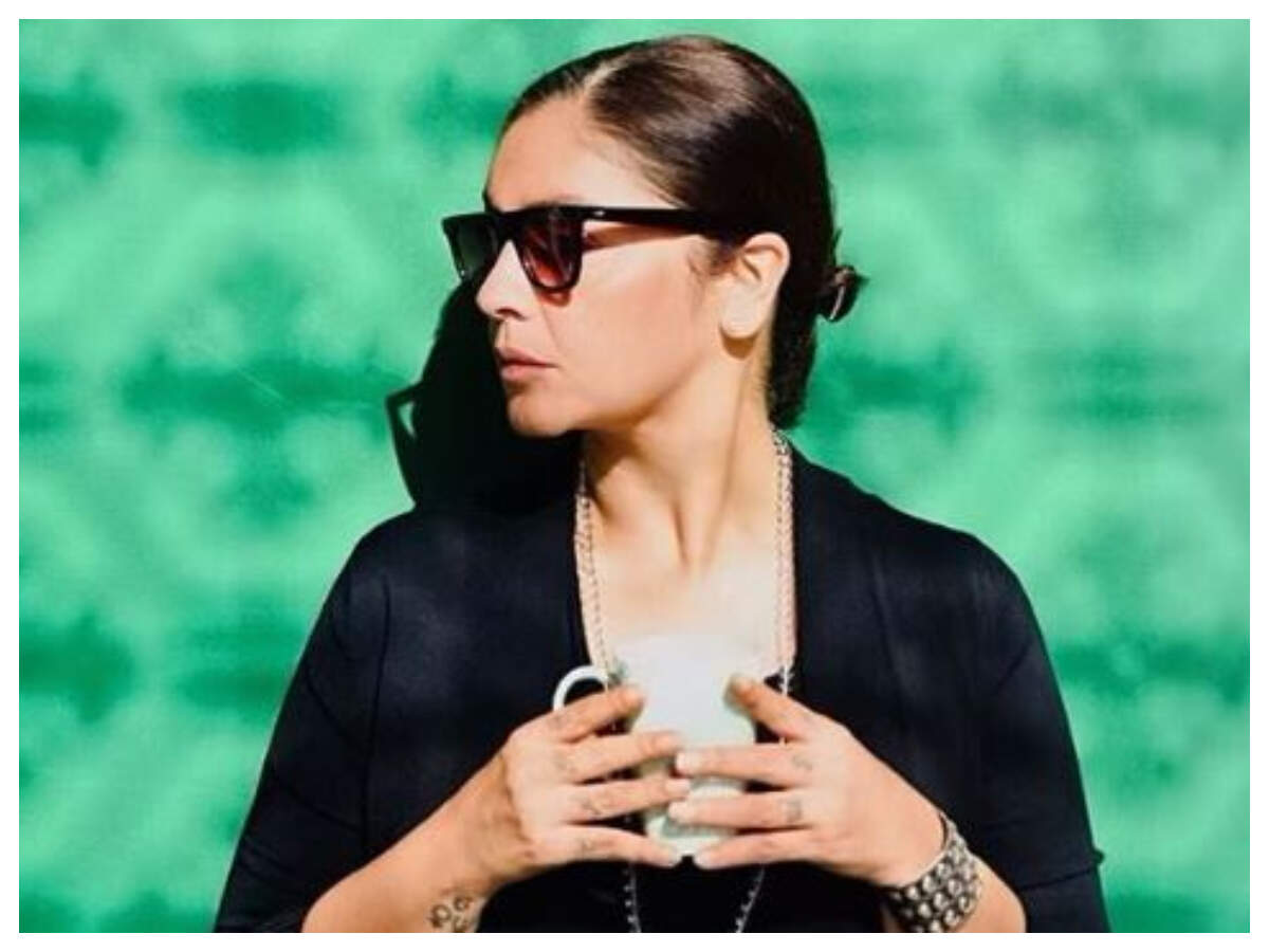 Pooja Bhatt says Dissent is greatest form of patriotism | Hindi Movie ...