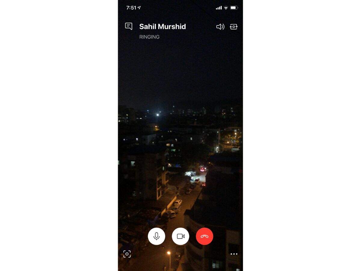 How to blur your background in Skype's iOS version
