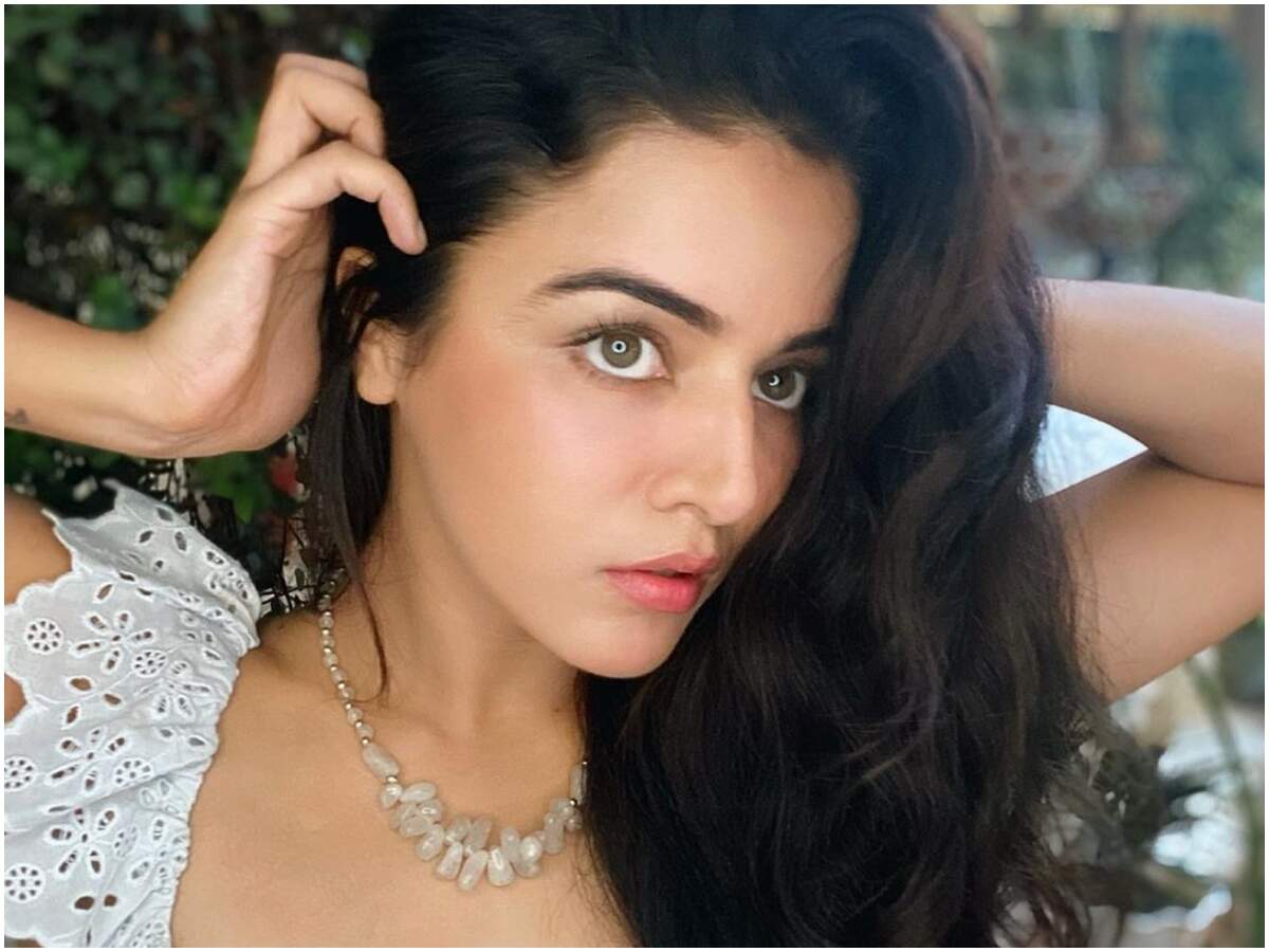 Wamiqa Gabbi's Instagram, Twitter & Facebook on IDCrawl