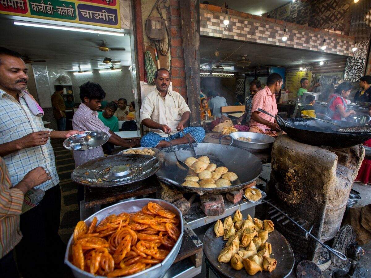 Famous Food in Varanasi: Delicacies from Varanasi no food lover should ...