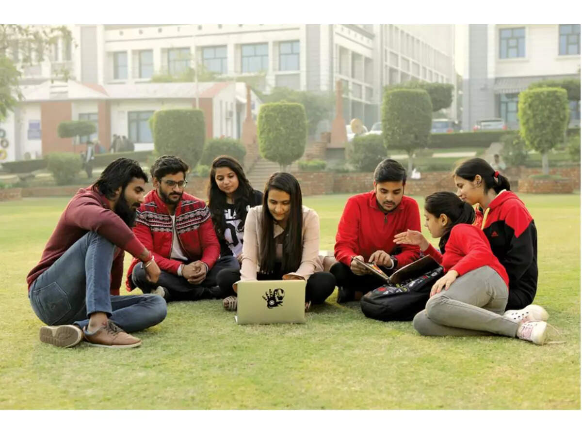 Think beyond the regular BBA with Manav Rachna’s unique BBA ...