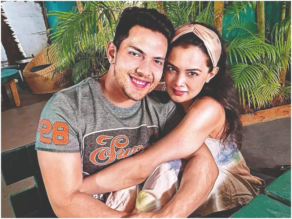 Aditya Narayan Girlfriend