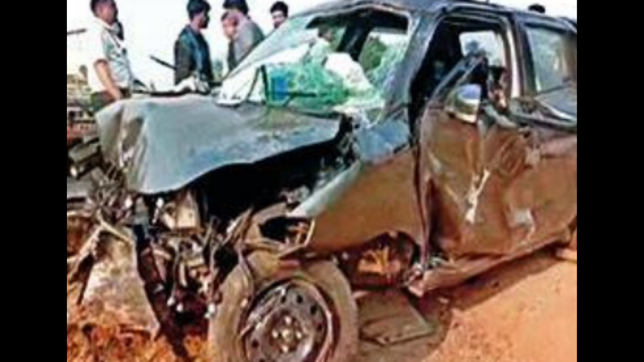 Five Including 6-mth-old Baby Die In Andhra Road Accident | Vijayawada News - Times of India