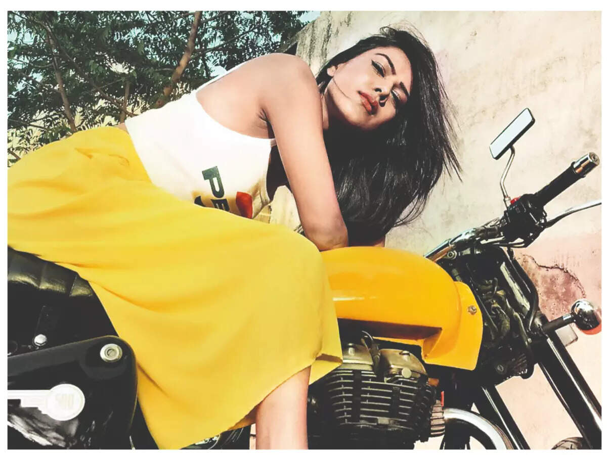 Yellowbullet Girl On Girl