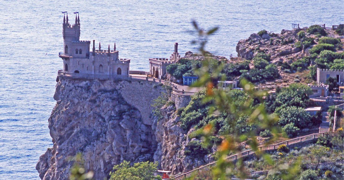 Unbelievable! Crazy cliff-hanging castles from across the world | Times ...