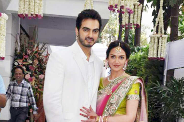 Asha Ashish Esha Deol And Bharat Takhtani Engagement Photos