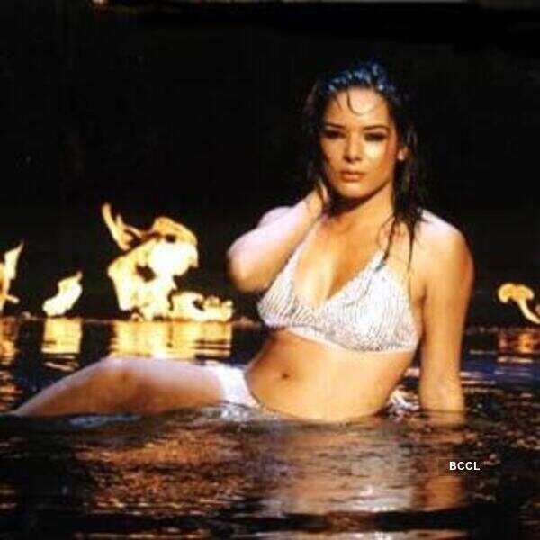 Udita Goswami In Aksar Aksar DVD Starring Emraan Hashmi & Udita