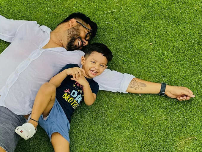 Cute moments between dad Raj Chakraborty and Yuvaan | The Times of India
