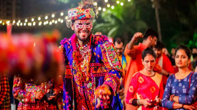 Ahmedabad’s most rocking dandiya and garba parties are happening here ...
