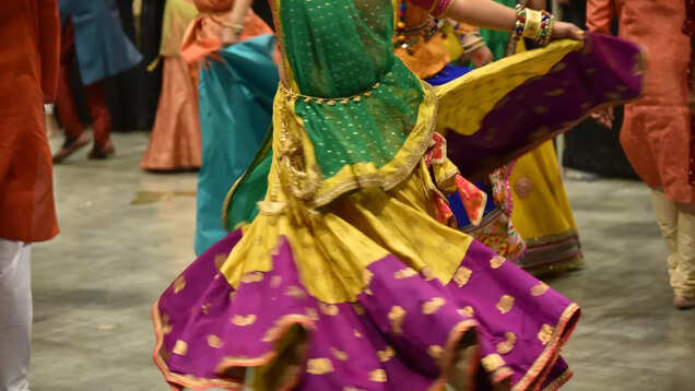 Ahmedabad’s most rocking dandiya and garba parties are happening here ...