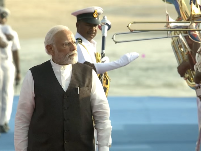 Navy showcases its operational prowess as PM Modi attends Navy Day ...