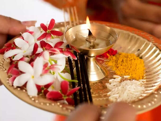 Unveiling the significance of Aarti - The prayer of light and sound ...