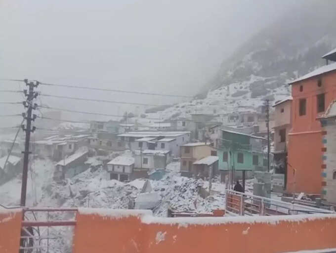 Snow magic returns to Auli: A nature's brushstroke | The Times of India