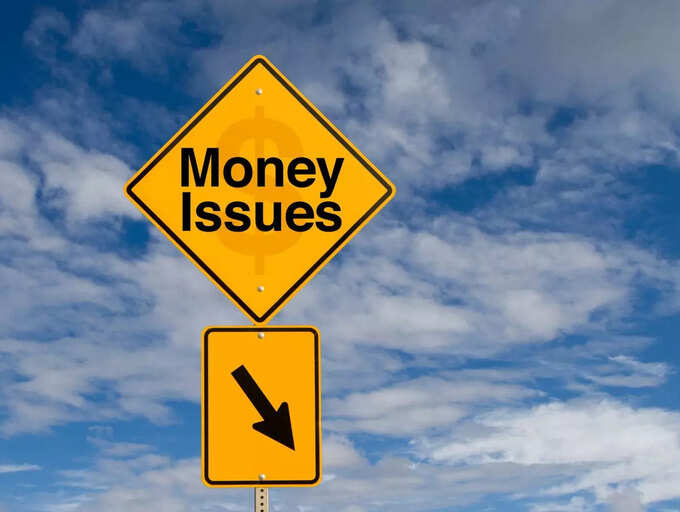 How to discuss money issues with your spouse | The Times of India