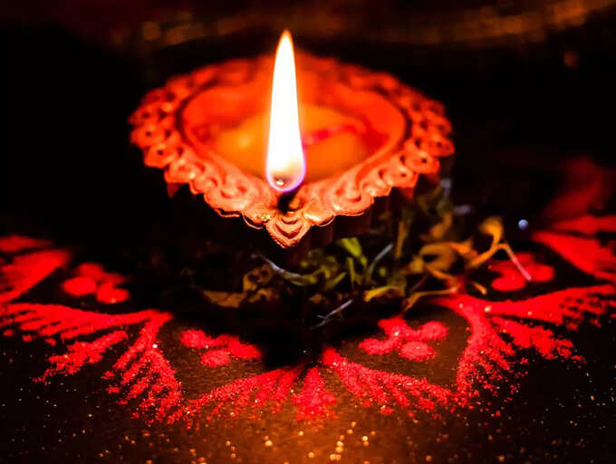 Magic of light: Rules for lighting diya in home temple | The Times of India