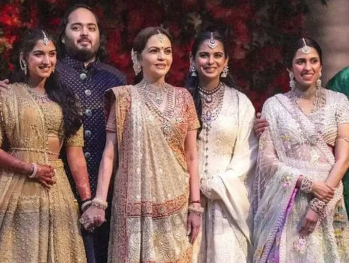 Body language expert decodes Nita Ambani, Shloka Mehta, Isha Ambani ...