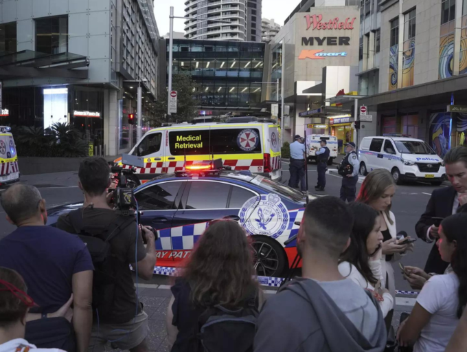 Sydney mall attack: Many dead after stabbings and gunshot at shopping ...
