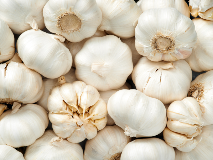 Garlic Benefits: 5 benefits of eating 1 raw garlic daily