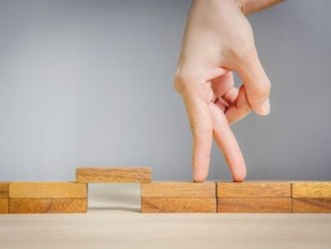 Gap between fingers can reveal if you are a people pleaser or have a ...