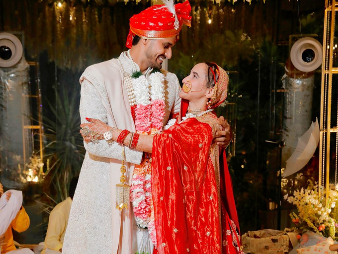 Stylish wedding pictures of Indian cricketer Deepak Hooda and his ...