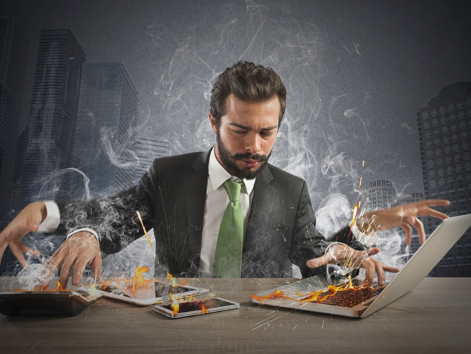 Work Addiction Signs: Are you drowning yourself in work WILLINGLY ...