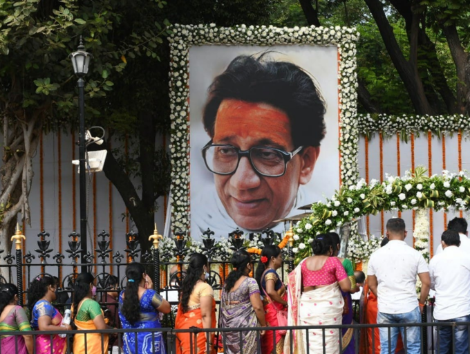 Photos: Bal Thackeray's death anniversary in Mumbai | The Times of India