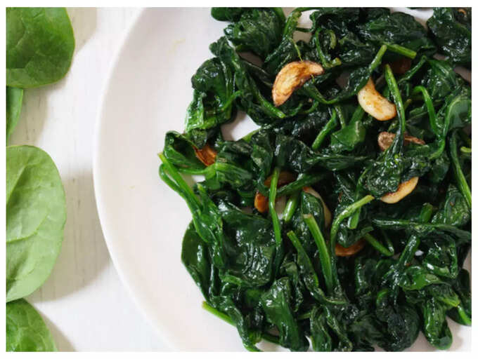 This Saag recipe can fix diarrhea and digestive issues | The Times of India