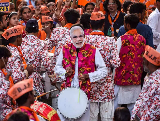 In pics: Campaigning gets intense for MCD polls in Delhi | The Times of ...