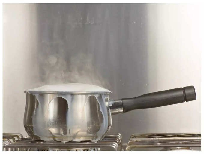 Smart hacks to fix burnt milk | The Times of India