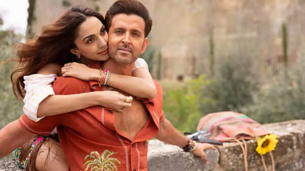 War 2 | Hindi Song - Aavan Jaavan