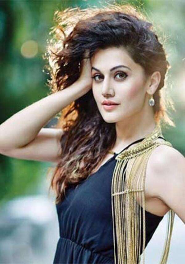 Dunki Review: Shah Rukh Khan's Dunki is dunked with love and longing ...