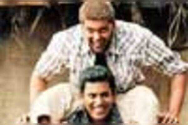 Vaadu Veedu Movie Review {3/5}: Critic Review of Vaadu Veedu by Times ...
