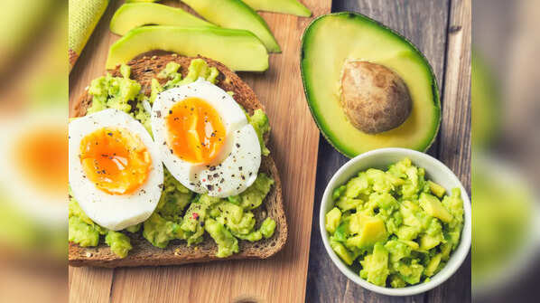 8 reasons to have Avocado for breakfast and foods to pair it with
