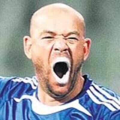 Symonds retires from all forms of cricket