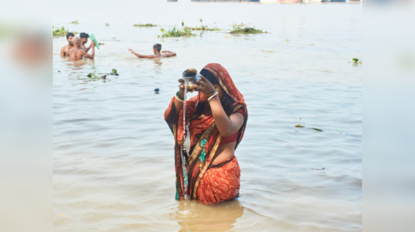 Significance and the right way to offer water to Lord Surya