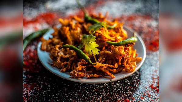 The history of Pakoras and their connection with the Mughals