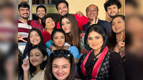 Daily soap 'Alta Phoring' crosses 300 episodes; team celebrates the ...