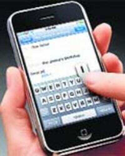 Suave techie, who owns iPhone, steals a Nokia at Delhi airport!