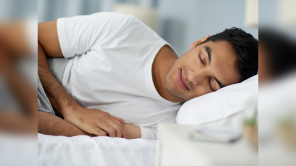 Sleeping between 10-11 pm lowers heart disease risk, finds study