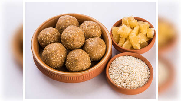 Should you eat jaggery daily? | Side effects of eating gur (jaggery) daily